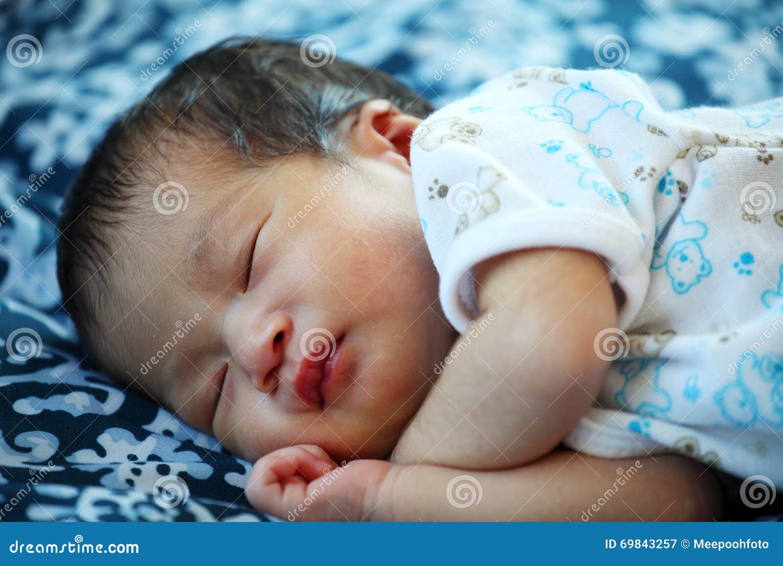 Newborn Baby Peacefully Sleeping Stock Image - Image of child, innocent ...