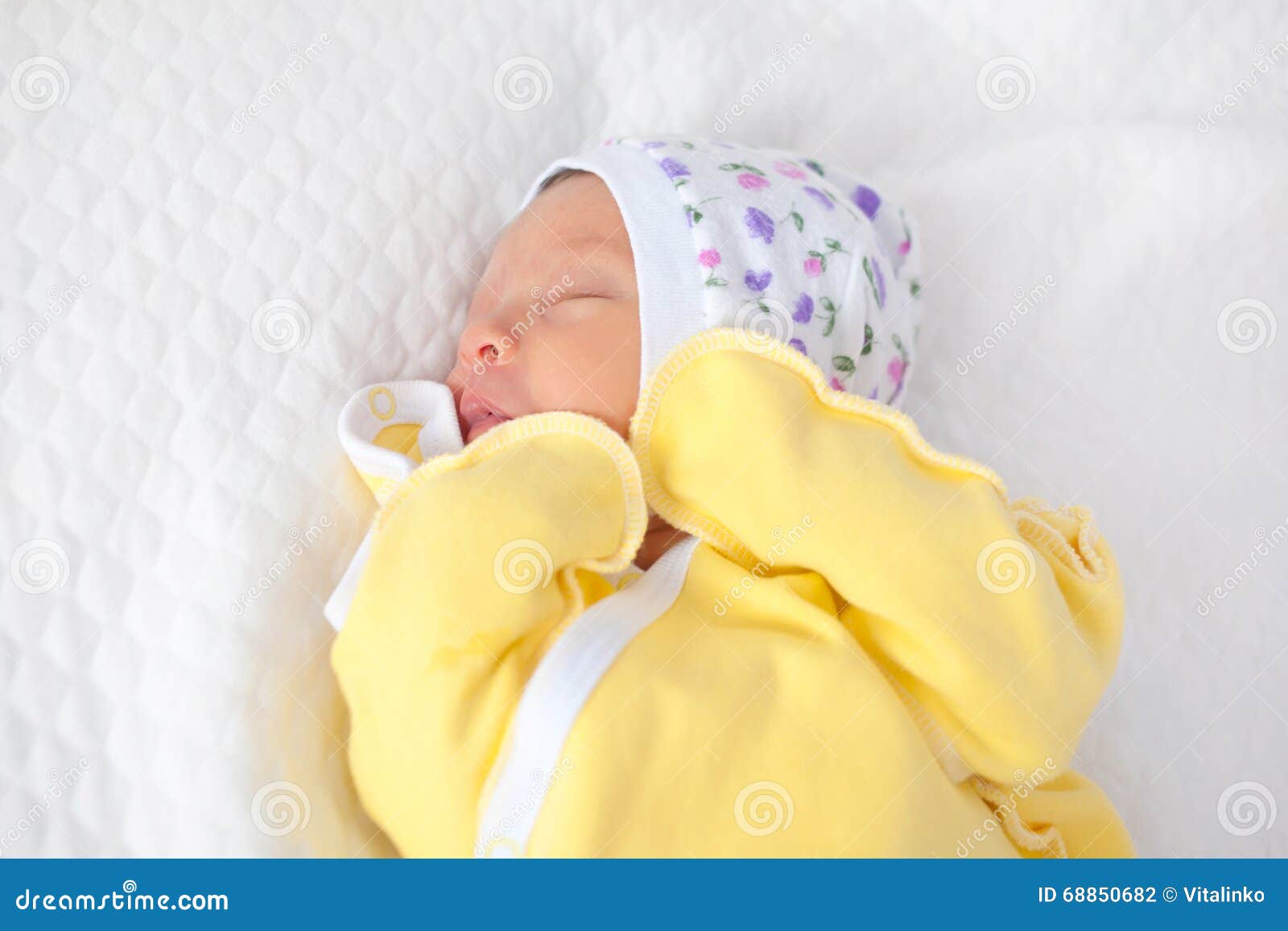 Newborn Baby Sleeping Peacefully Stock Photo - Image of born, little ...
