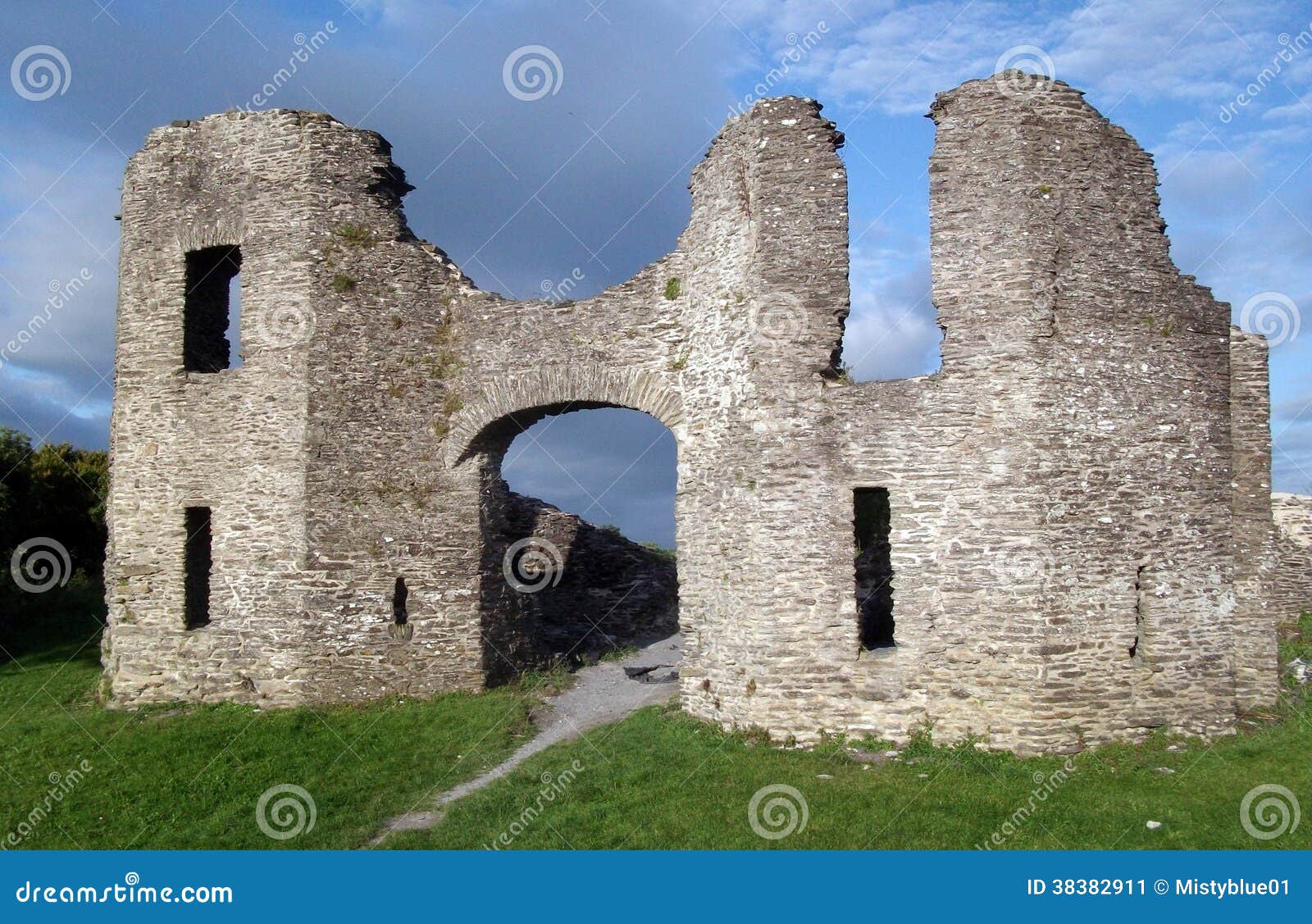 Newcastle Emlyn stock afbeelding. Image of vakantie, kasteel - 38382911