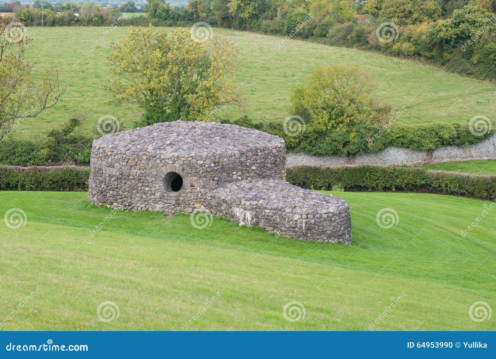 Newgrange redaktionell foto. Bild av gammalt, län, megalitisk - 64953990