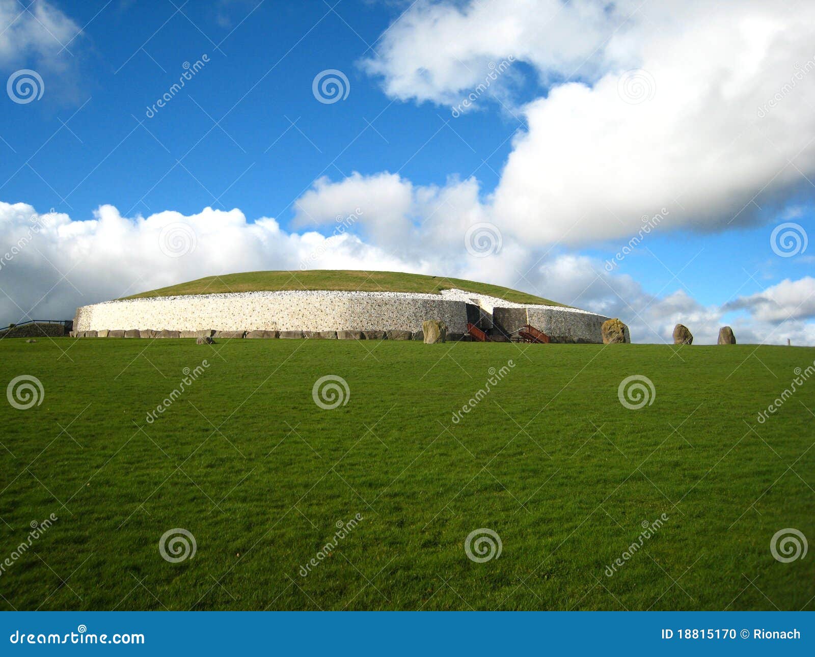 Newgrange Royalty-Free Stock Photography | CartoonDealer.com #38144525