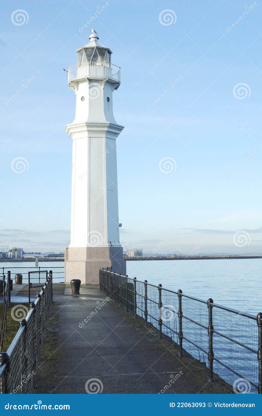 Newhaven Harbour Lighthouse Edinburgh Stock Image - Image of water ...