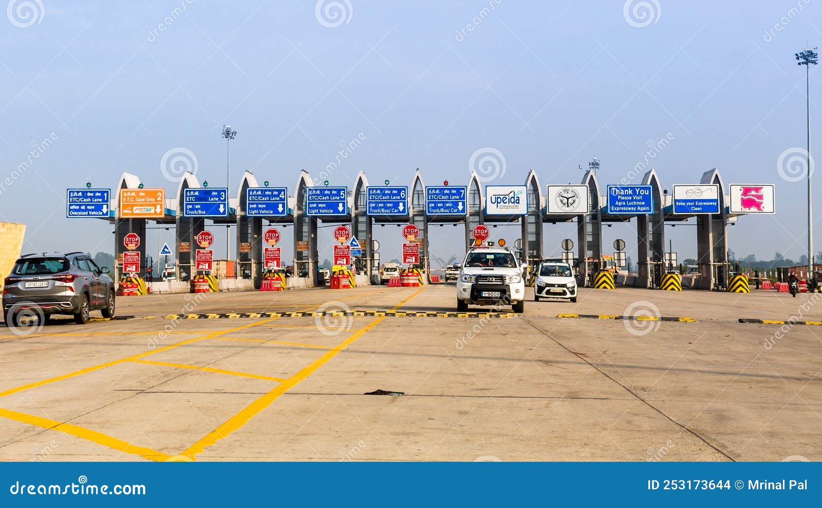 Newly Build Agra Lucknow Expressway Editorial Stock Image - Image of ...