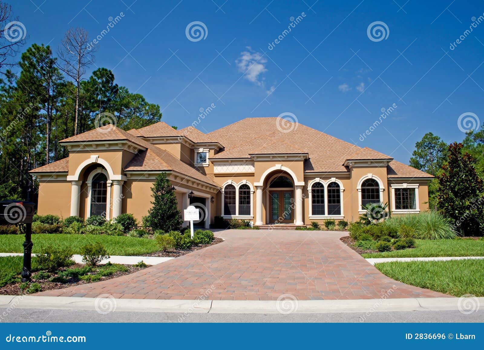 Newly Constructed Upscale Home Stock Photo - Image of exterior ...