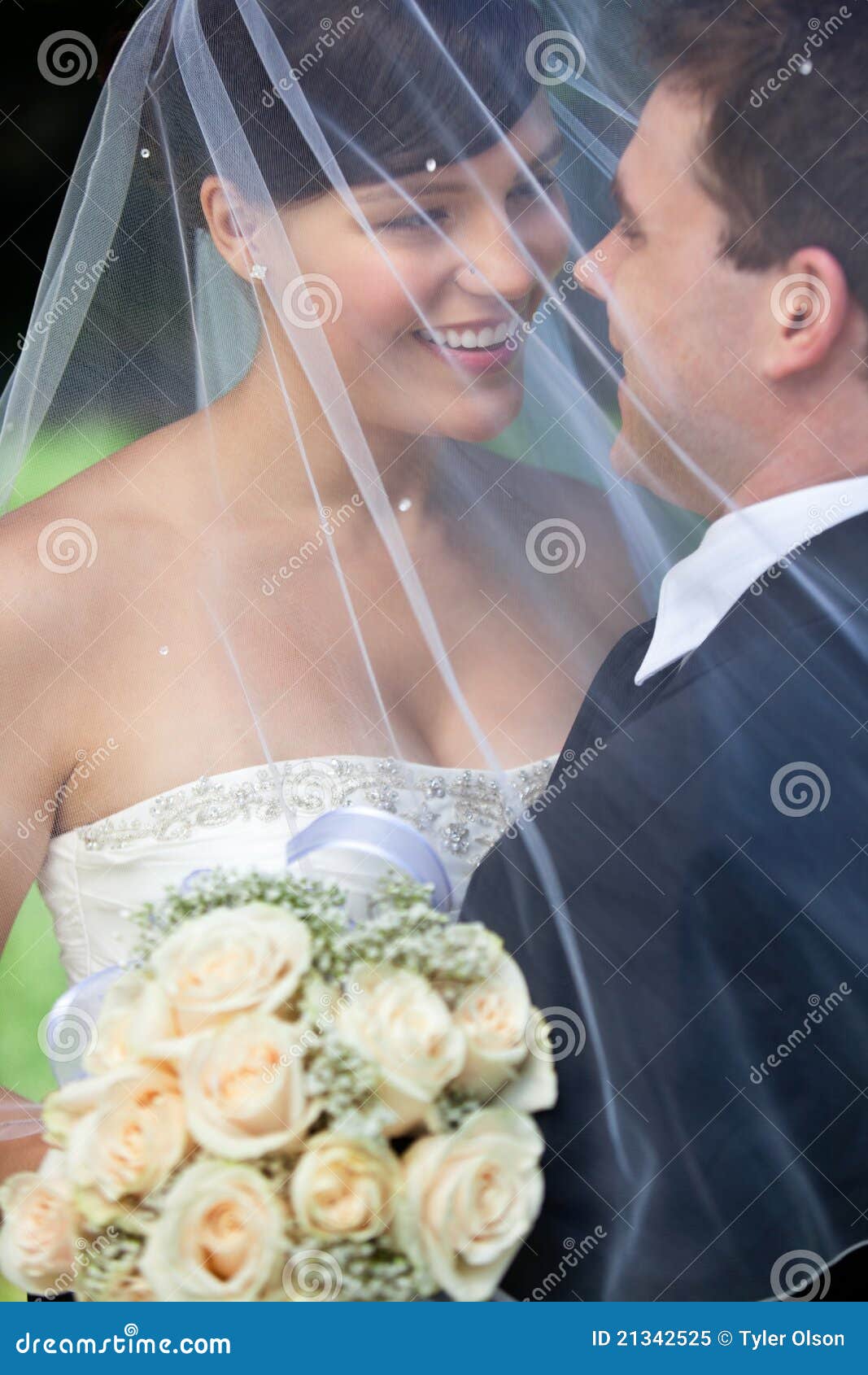 Newly wed couple stock image. Image of groom, feeling - 21342525