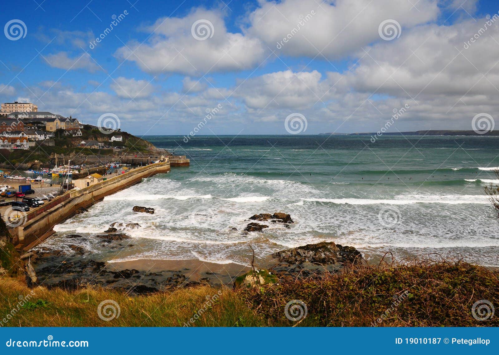 Newquay harbour and beach stock image. Image of shoreline - 19010187