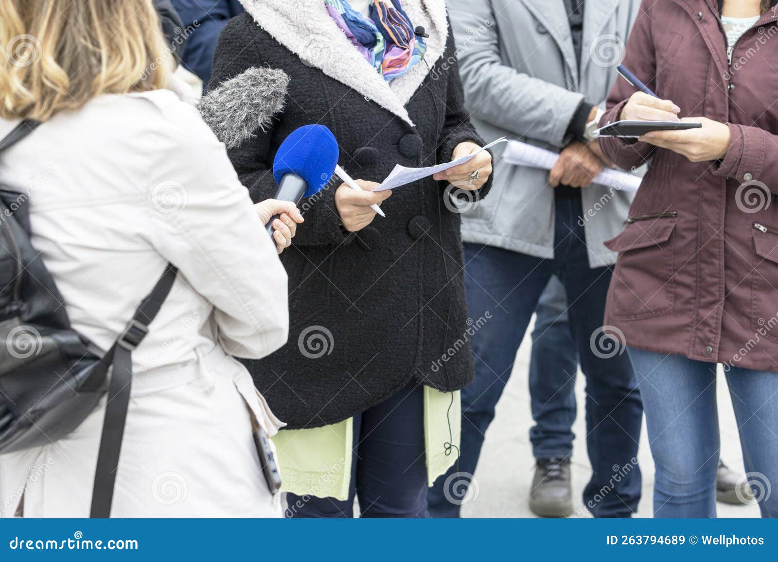 News Conference or Media Scrum Stock Image - Image of campaign, event ...