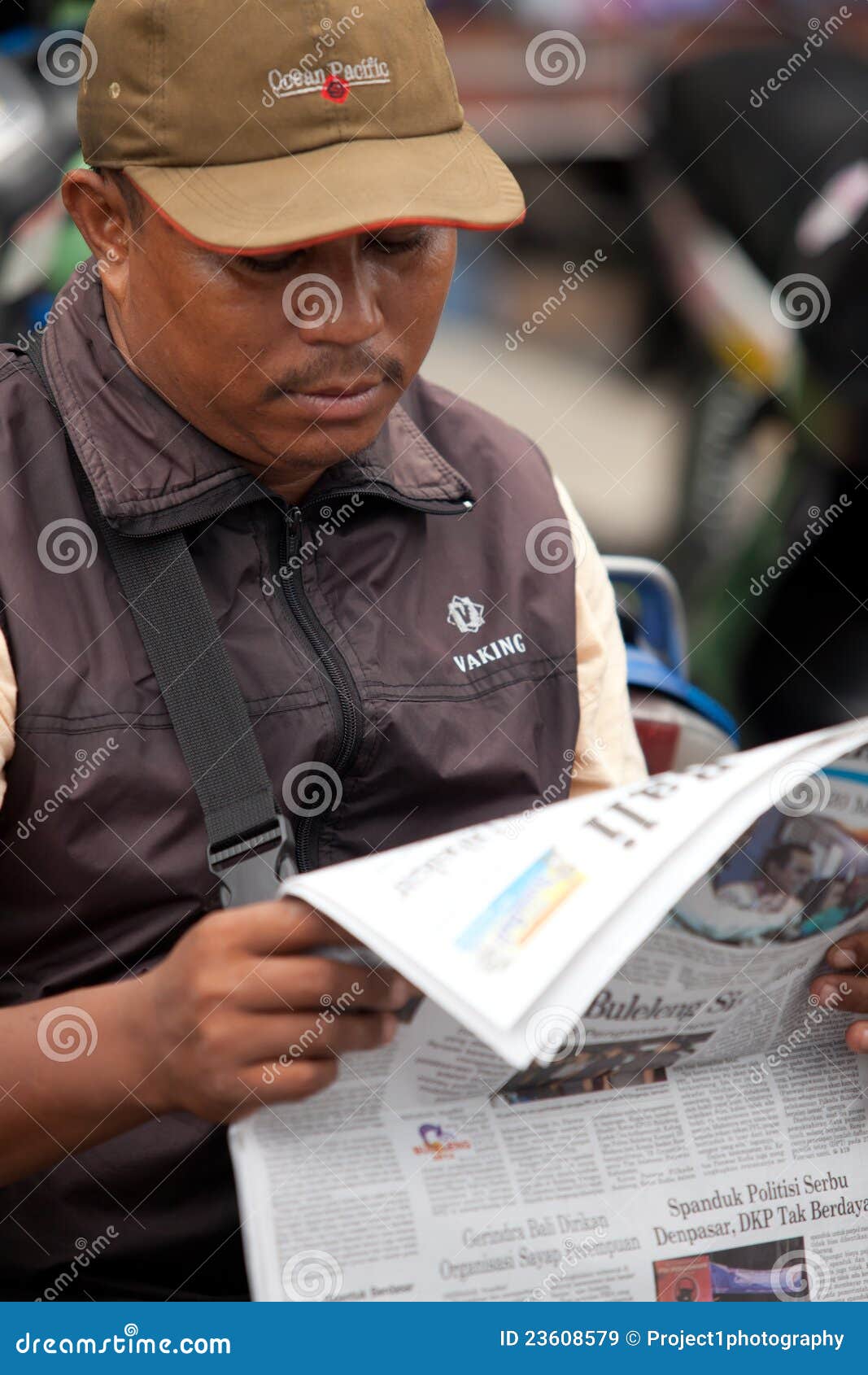 Newspaper reader editorial stock image. Image of senior - 23608579