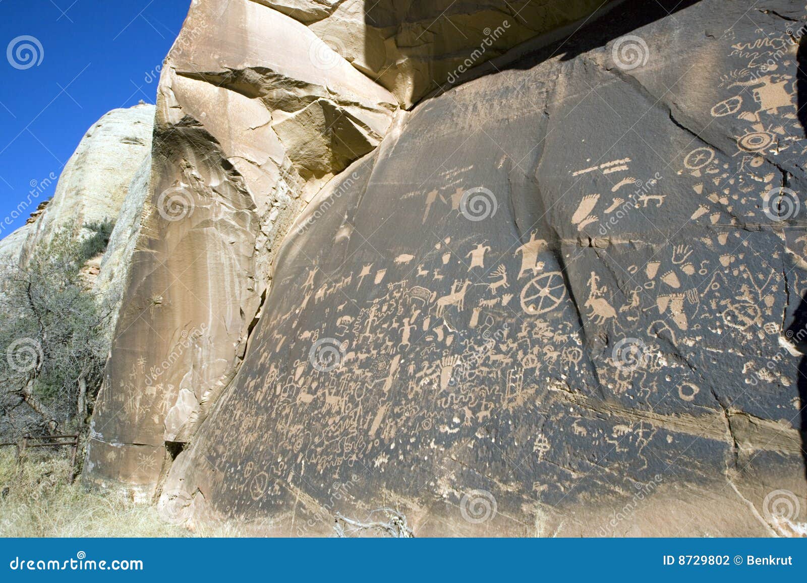 Newspaper Rock in Utah. stock photo. Image of group, indigenous - 8729802