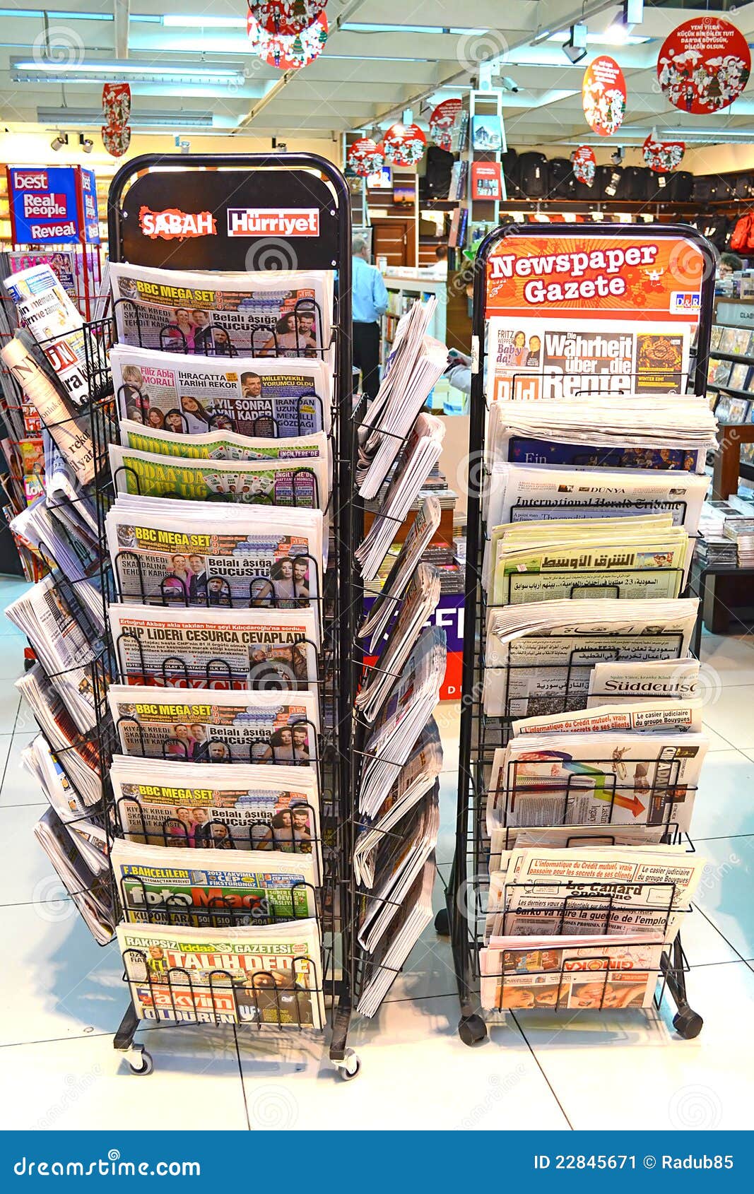 Newspaper Stand editorial photo. Image of islamic, communications ...