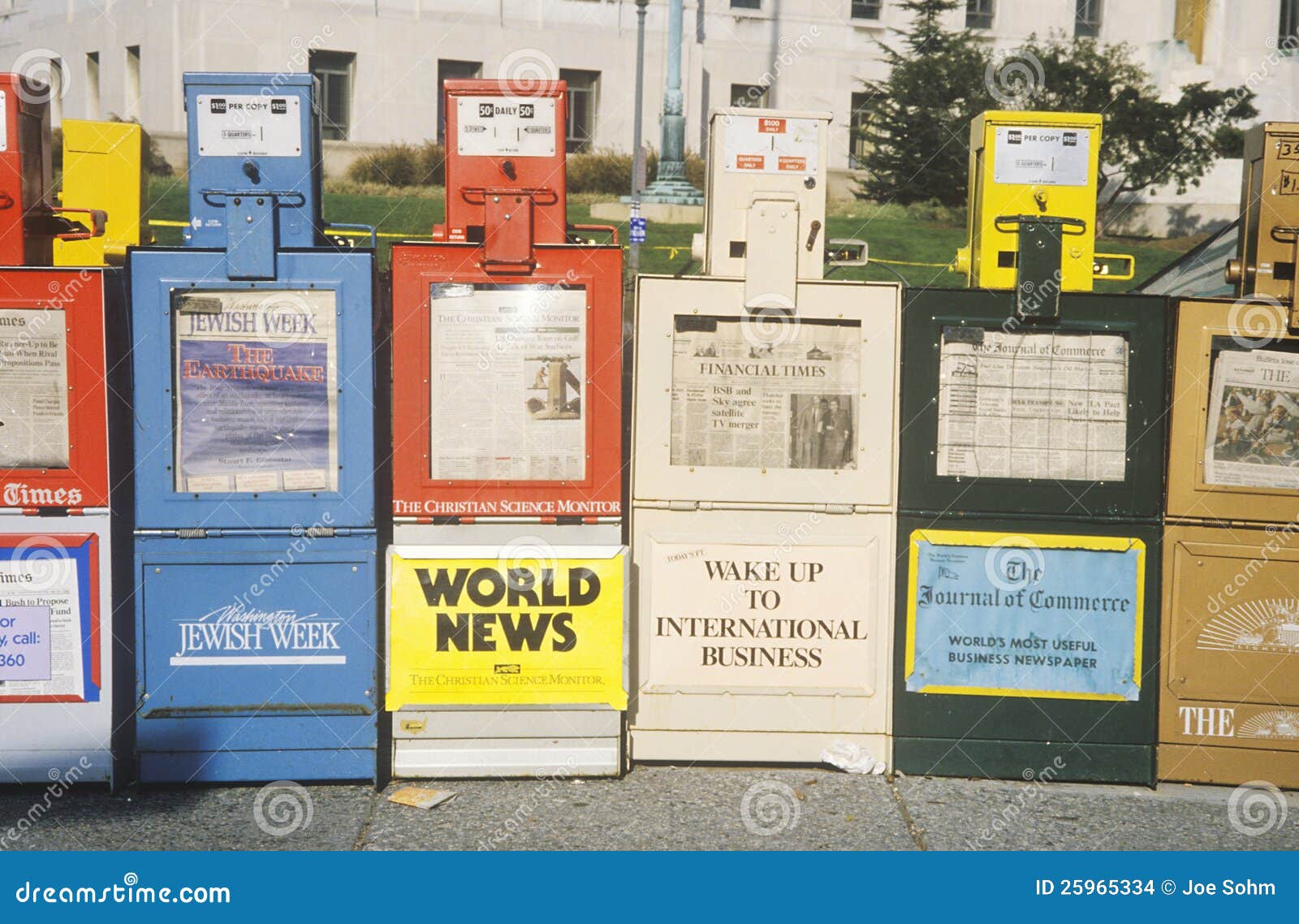 Newspaper stands editorial stock image. Image of america - 25965334