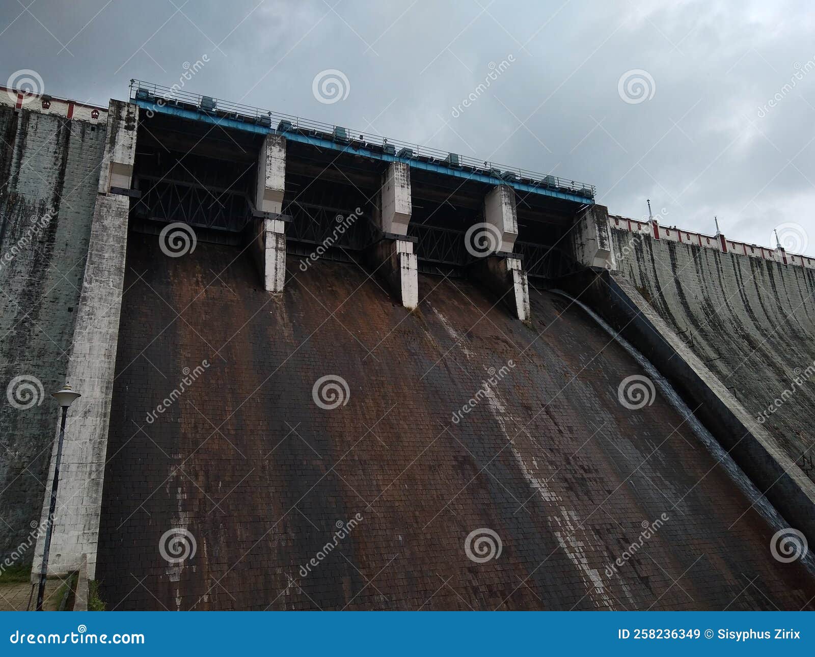 Neyyar Dam Shutter Gravity Dam in Thiruvananthapuram, Kerala Stock ...