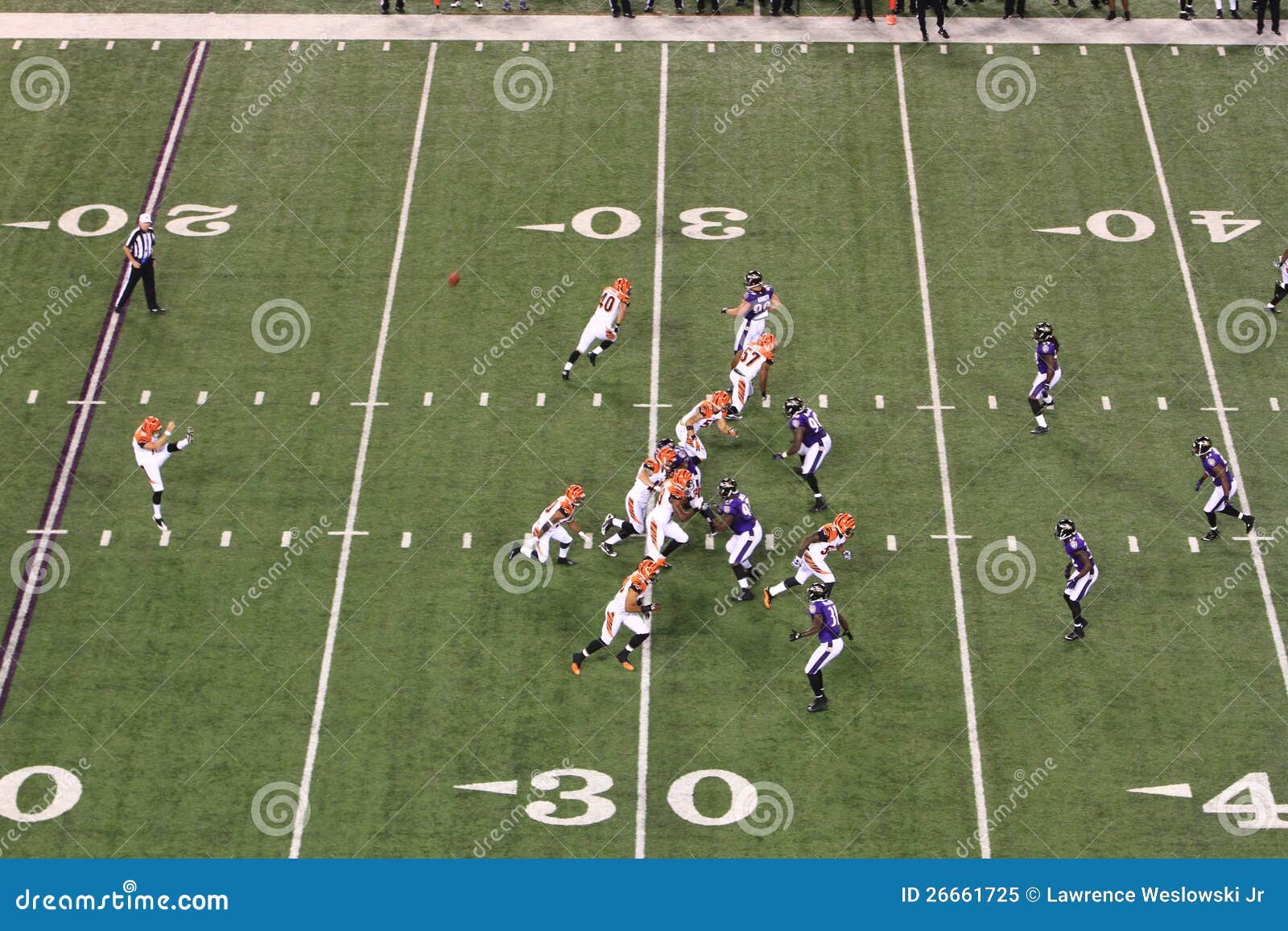 NFL Football Punter Punting Editorial Image - Image of blitz, baltimore ...