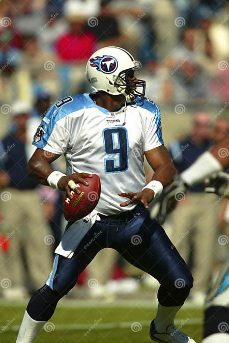 NFL Quarterback Steve McNair Editorial Image - Image of national ...