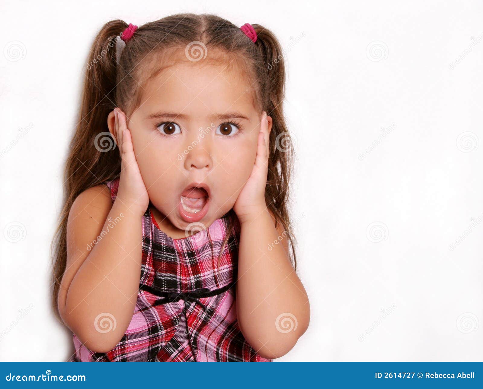 Niña sorprendida linda imagen de archivo. Imagen de choque - 2614727