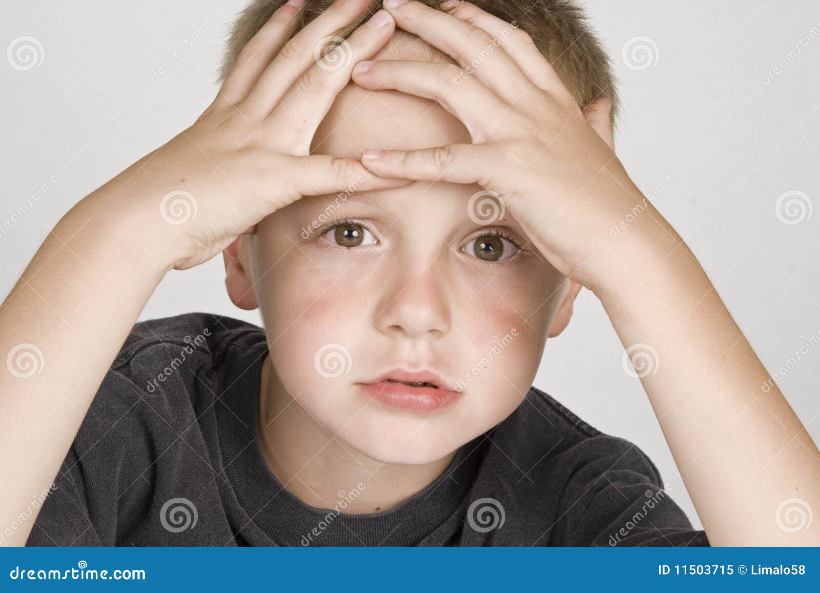 Niño pequeño frustrado imagen de archivo. Imagen de triste - 11503715