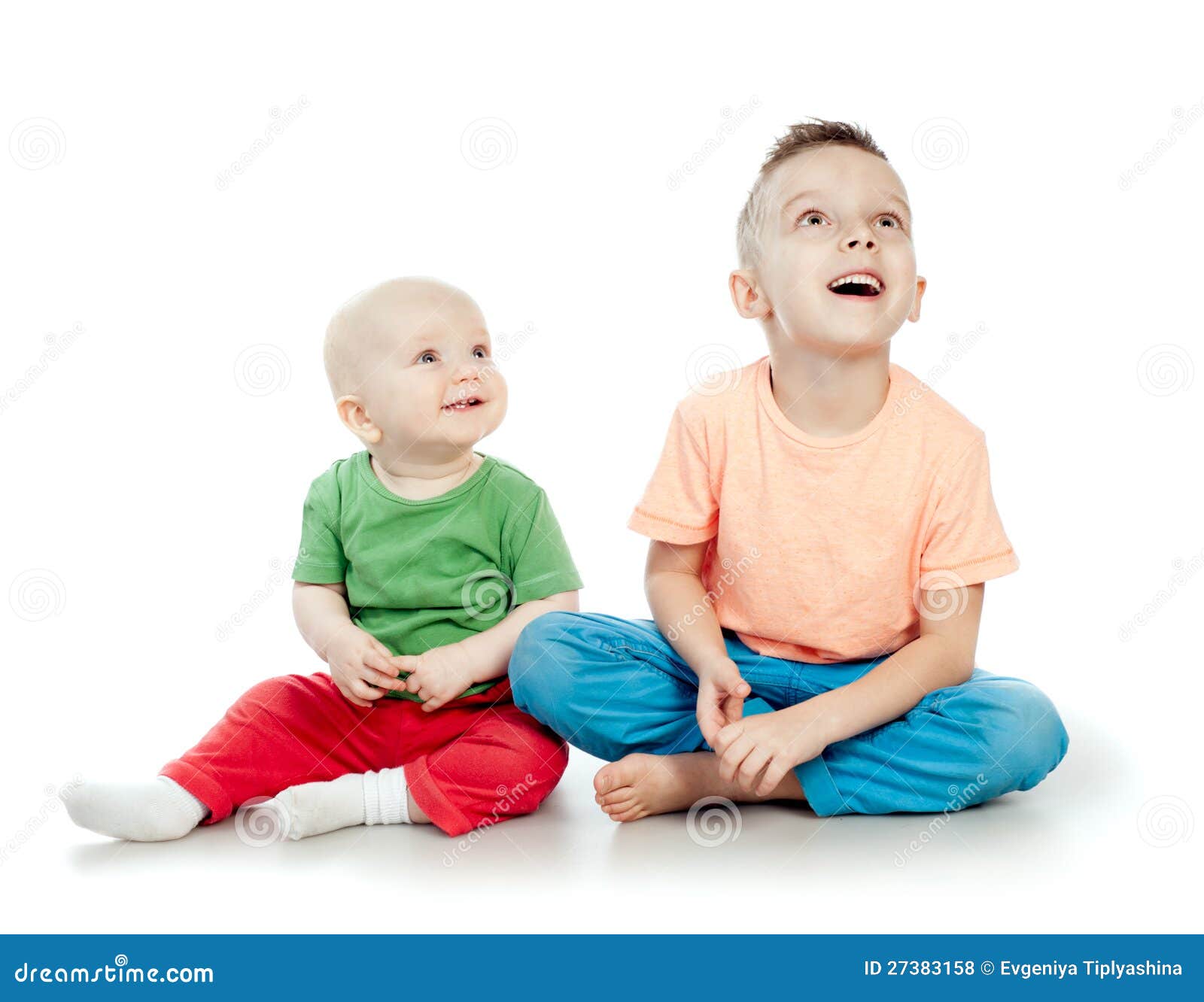 Niños de todas las edades foto de archivo. Imagen de deslumbrar - 27383158