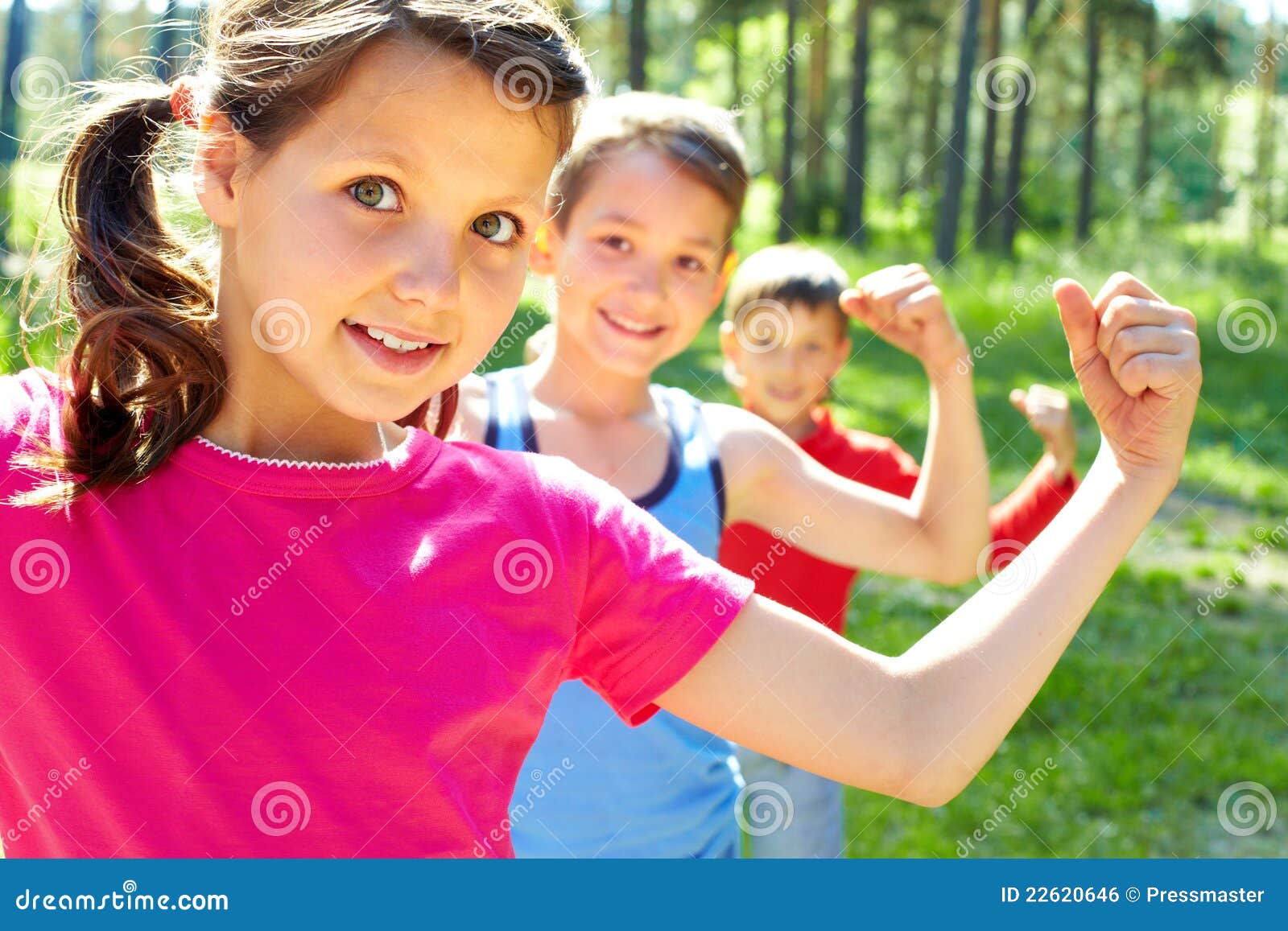Niños fuertes foto de archivo. Imagen de elemental, cabritos - 22620646
