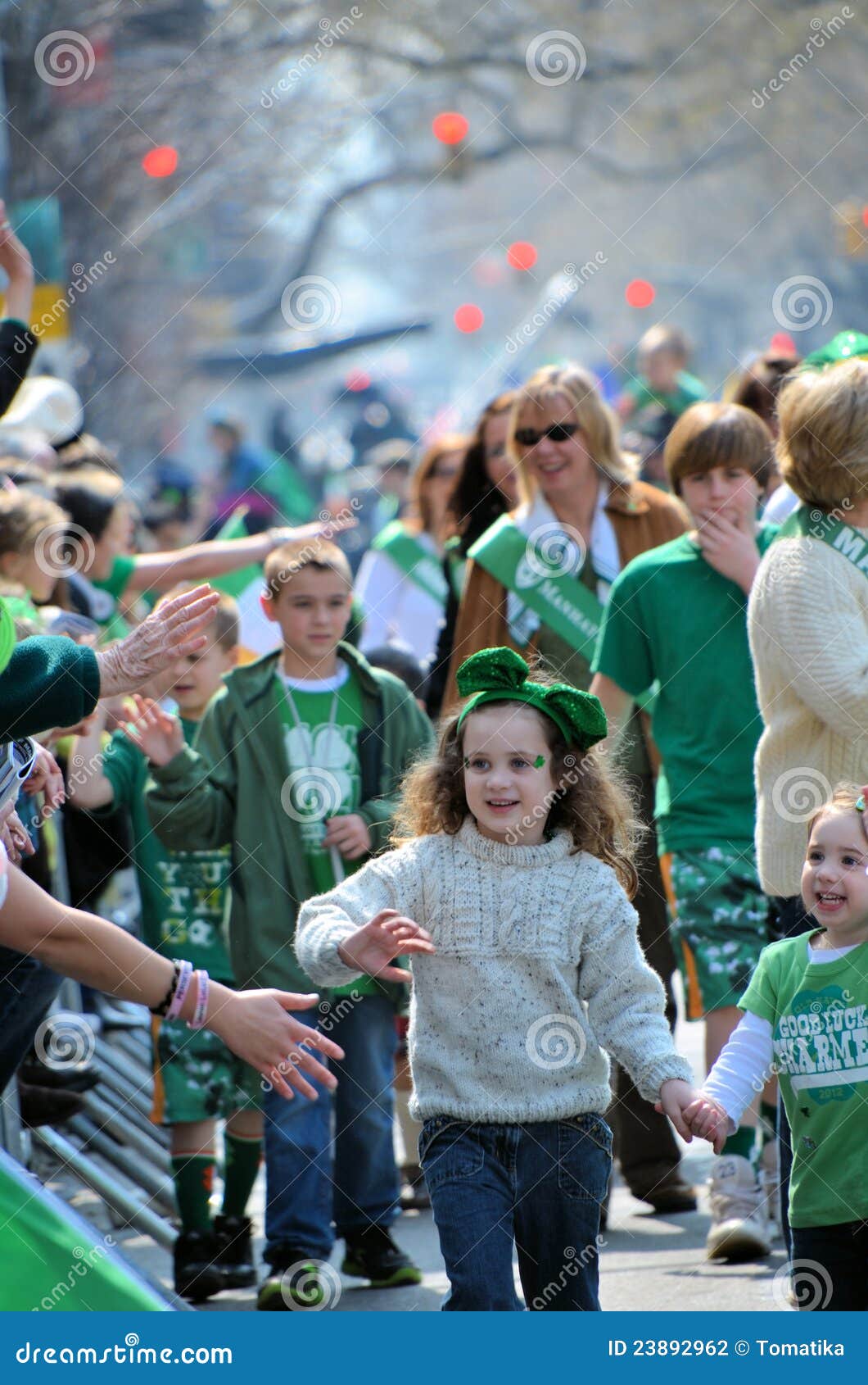 Niños irlandeses fotografía editorial. Imagen de medieval - 23892962