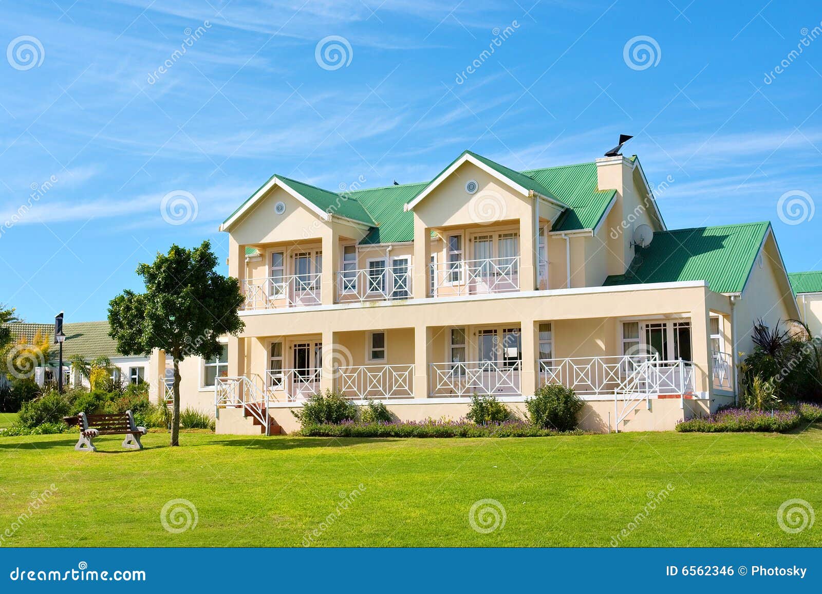 Nice Big House, Lawn, Bench Stock Photo - Image of cape, building: 6562346