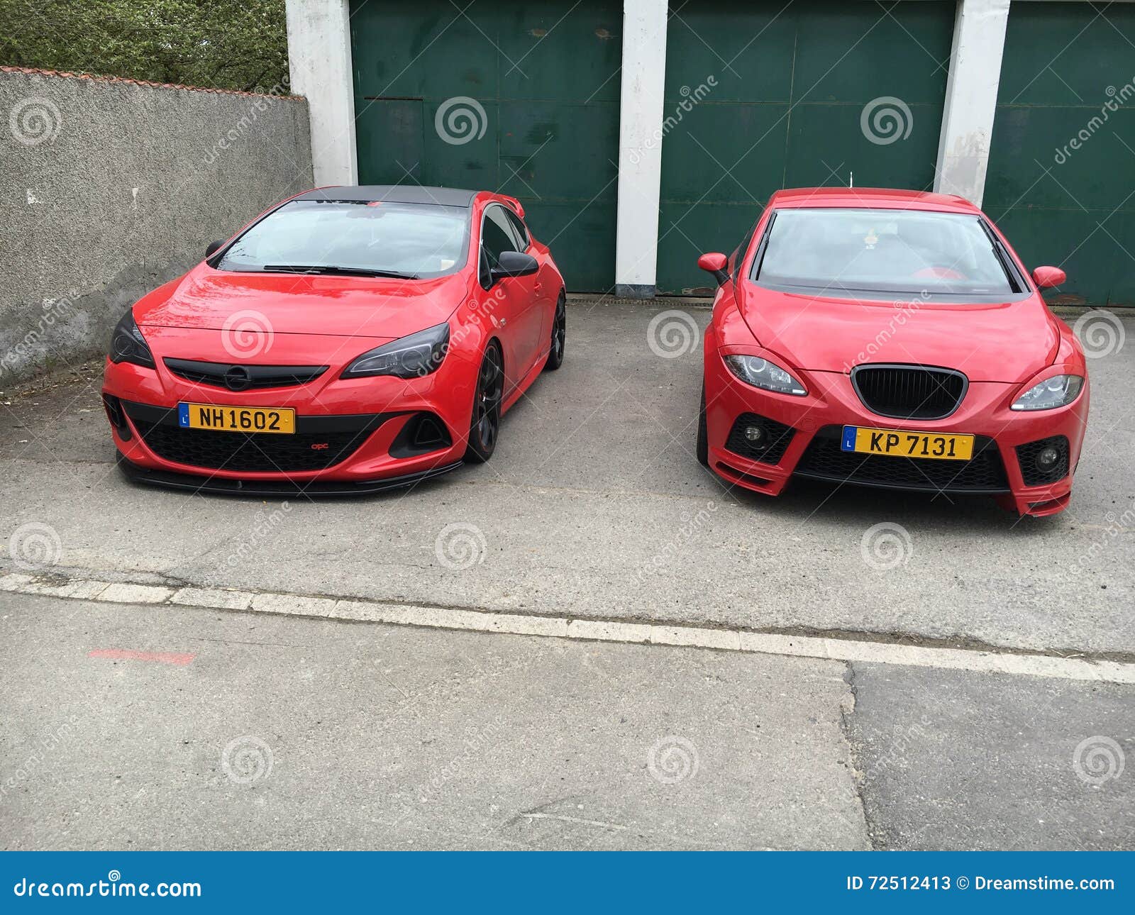 Nice Old Cars Registering To Enter Saturday Nite Classic Car Show And ...