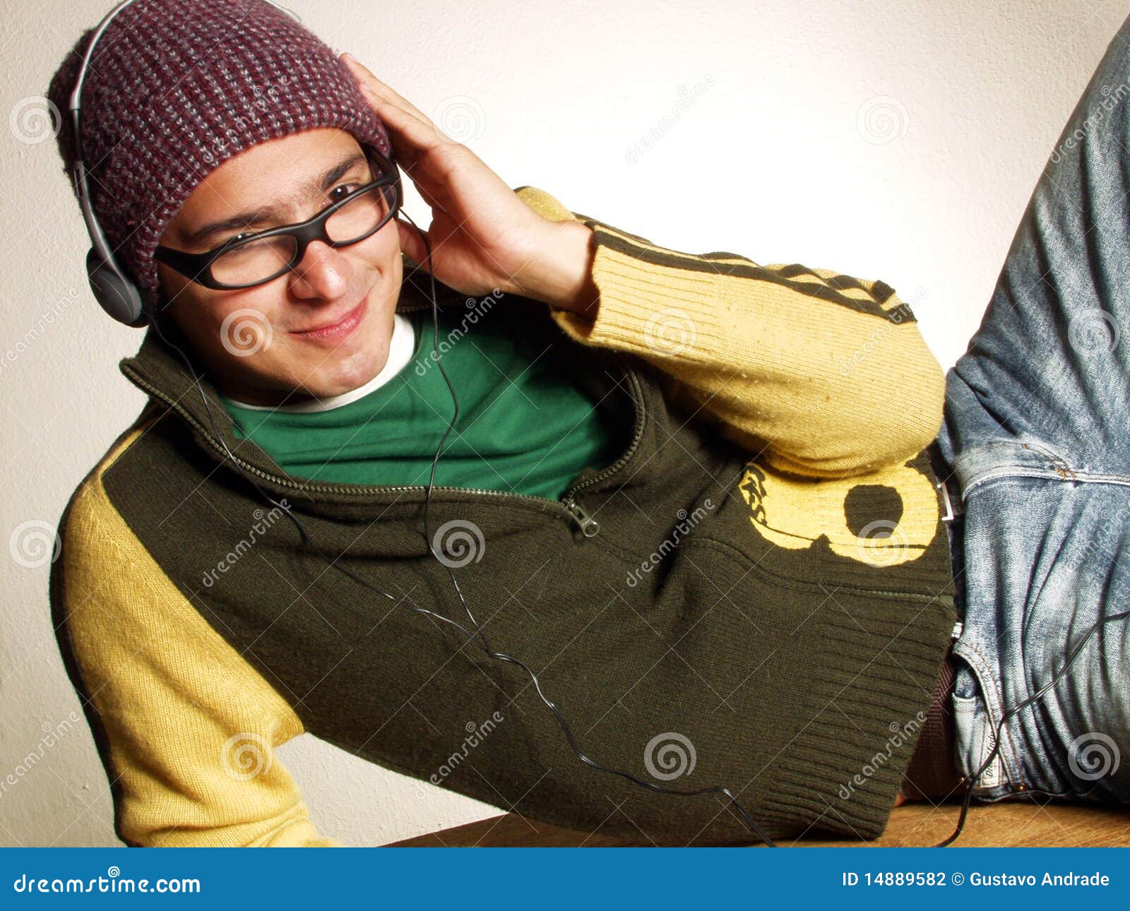 Nice music. stock photo. Image of adolescence, earphone - 14889582