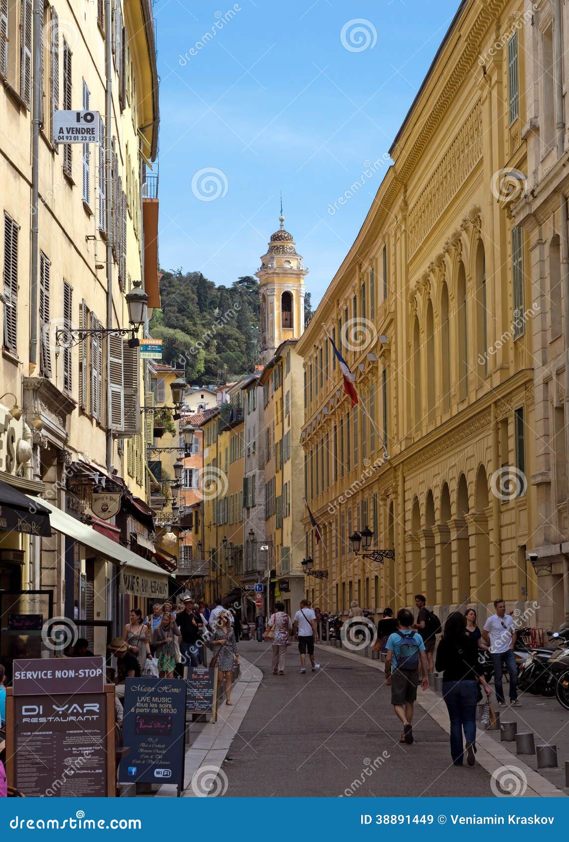 Nice - Oude stad redactionele stock afbeelding. Image of bestemming ...