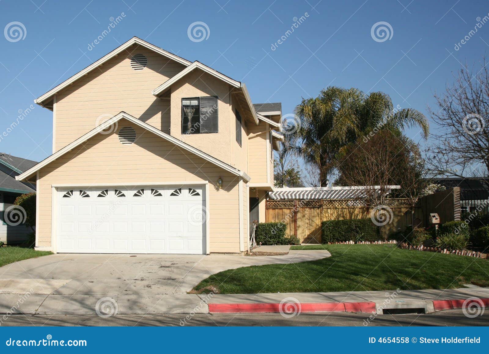 Nice Track Home stock photo. Image of grass, mailbox, garage - 4654558