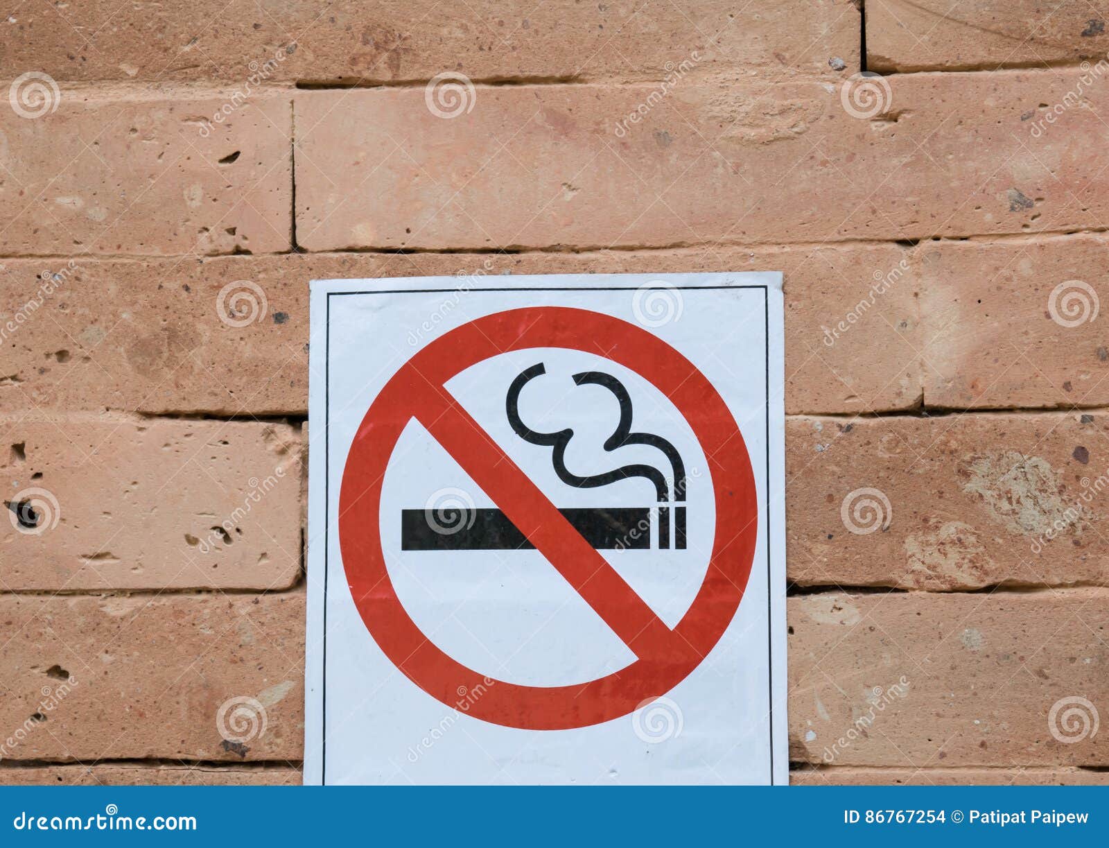 Nichtraucherzeichen Auf Orange Backsteinmauer Stockfoto - Bild von ...