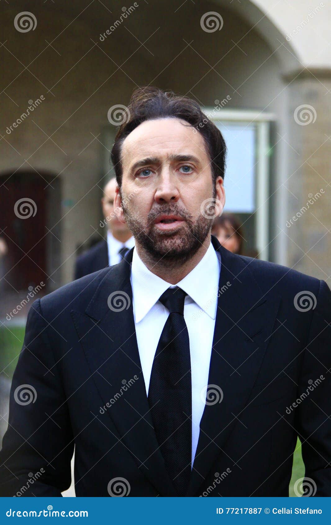 Nicolas Cage photographie éditorial. Image du smoking - 77217887