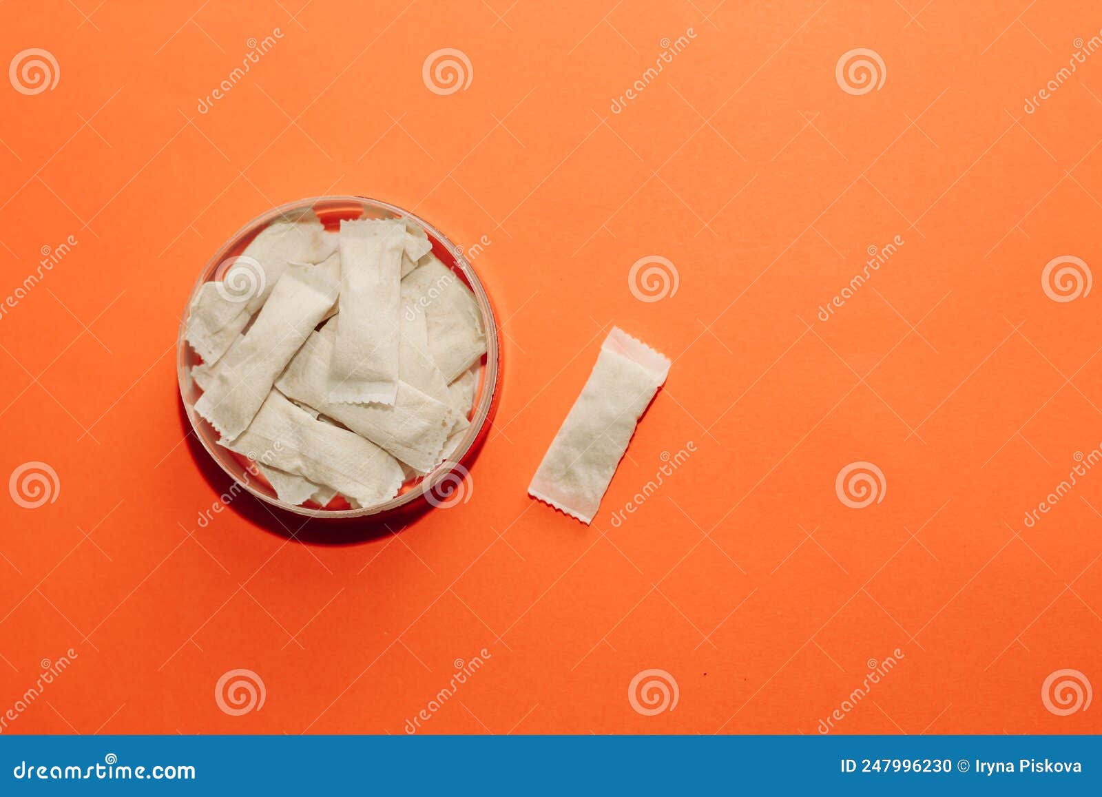 Nicotine Snus Spiders Tabletas Para Dejar De Fumar Concepto. Foto de ...