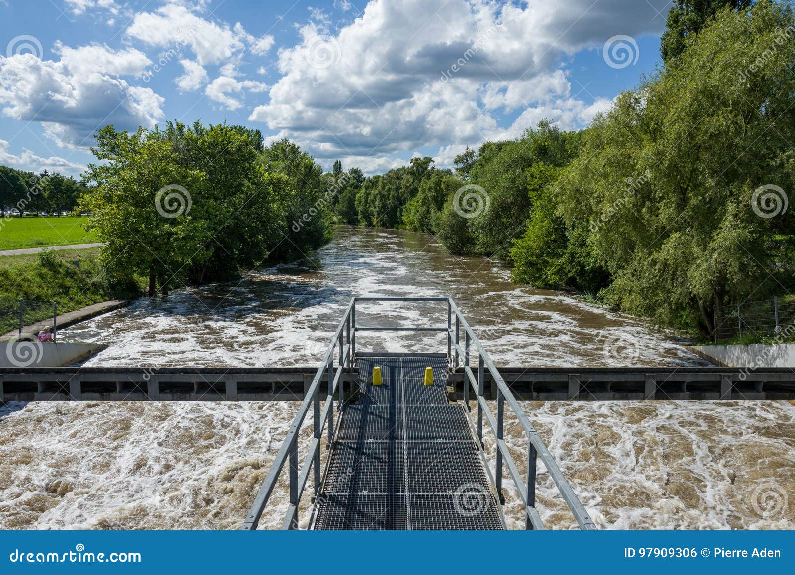 The Nidda in Frankfurt stock photo. Image of creek, fresh - 97909306