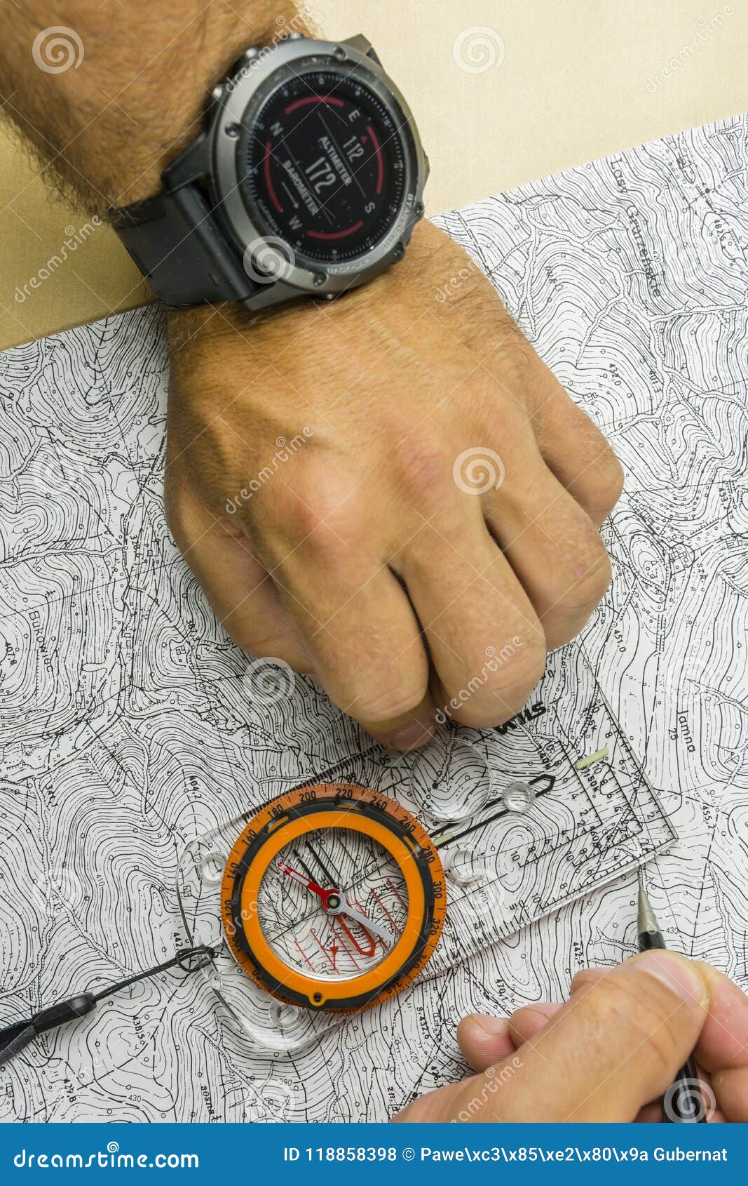 Determining the Route and Direction of Movement in the Field Based on ...