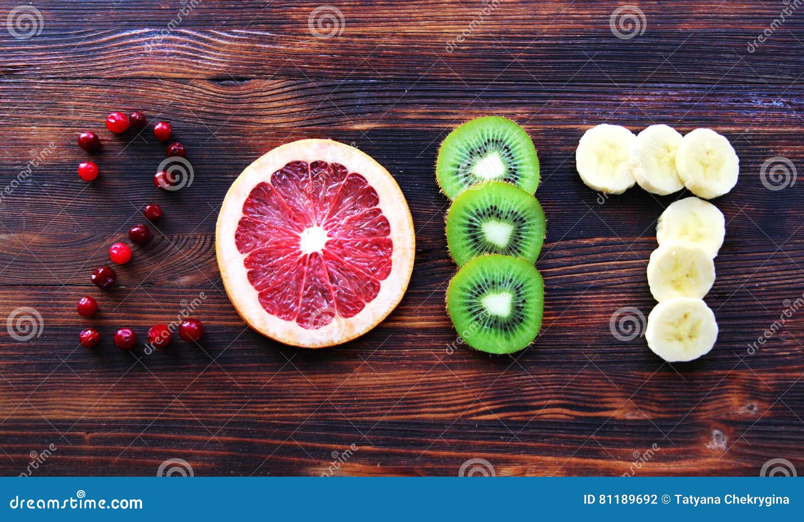 Nieuw Jaar 2017 Fruit En Bessen Stock Foto - Image of dieet, veenbessen ...