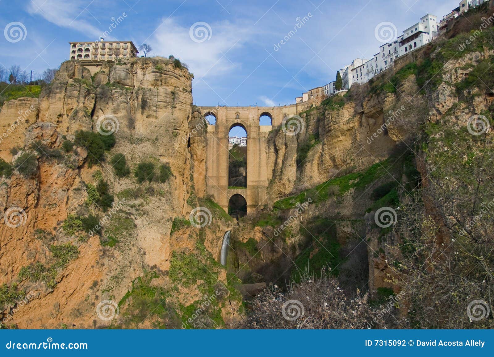 Nieuwe brug van Ronda stock foto. Image of architectuur - 7315092