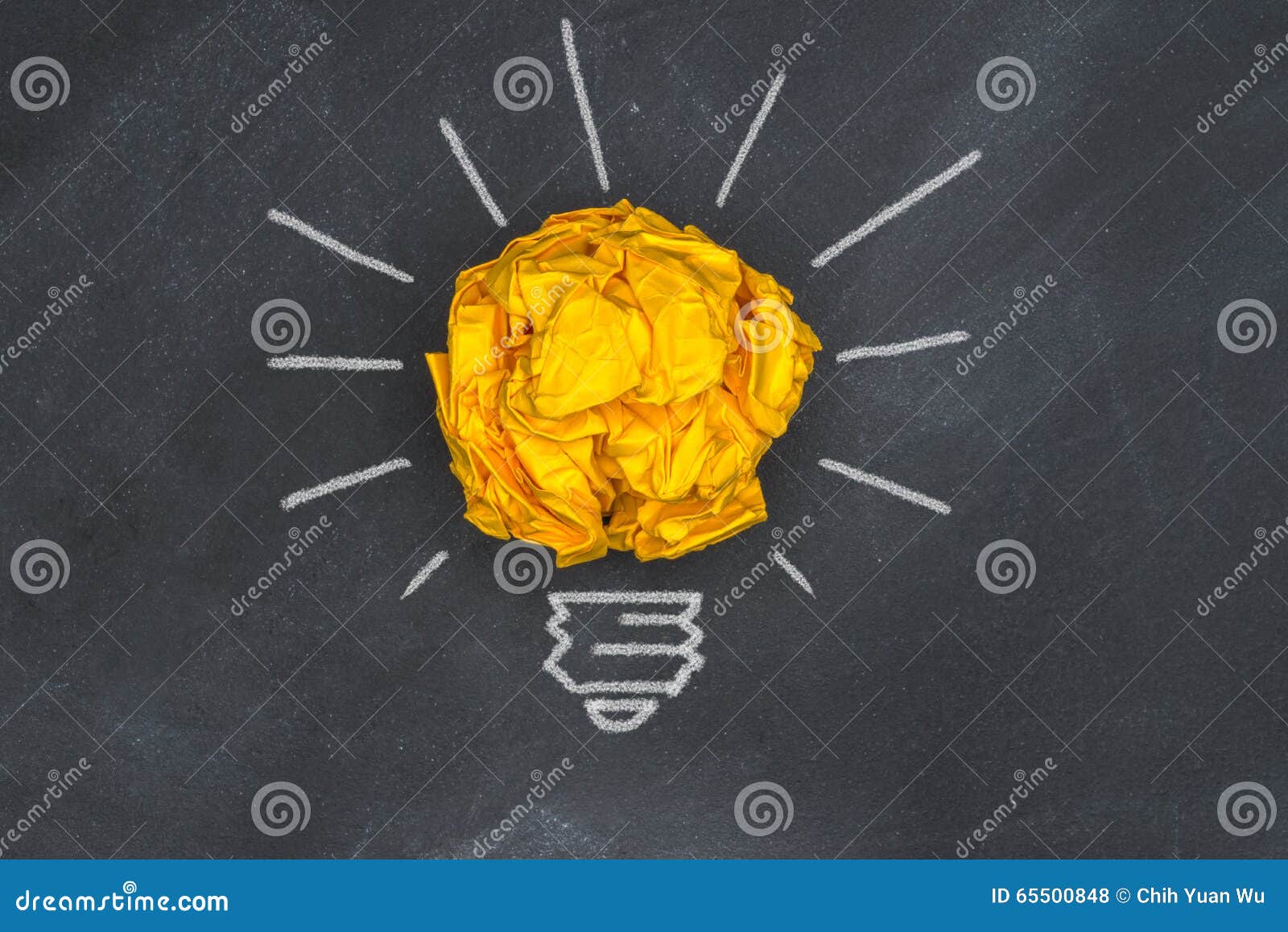 Nieuwe Goede Ideeën, Document Bal Op Bord Stock Foto - Image of ...