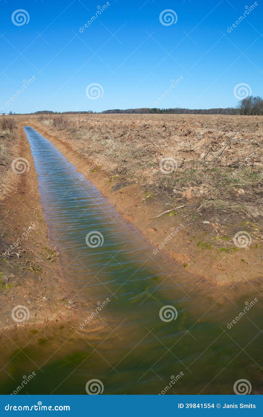 Nieuwe sloot. stock foto. Image of nieuw, droog, laagland - 39841554