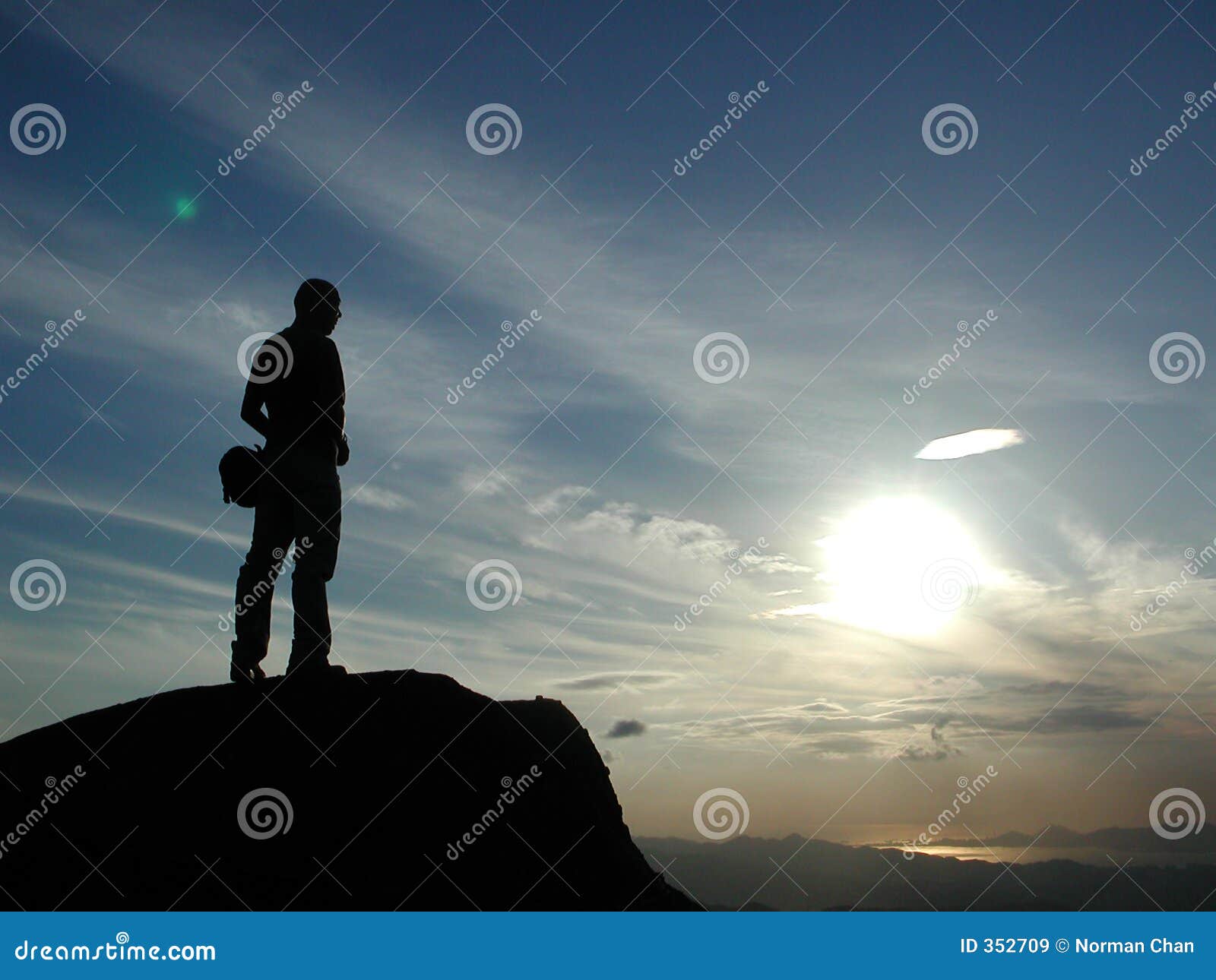 Nieuwe Uitdaging stock afbeelding. Image of nave, doel - 352709