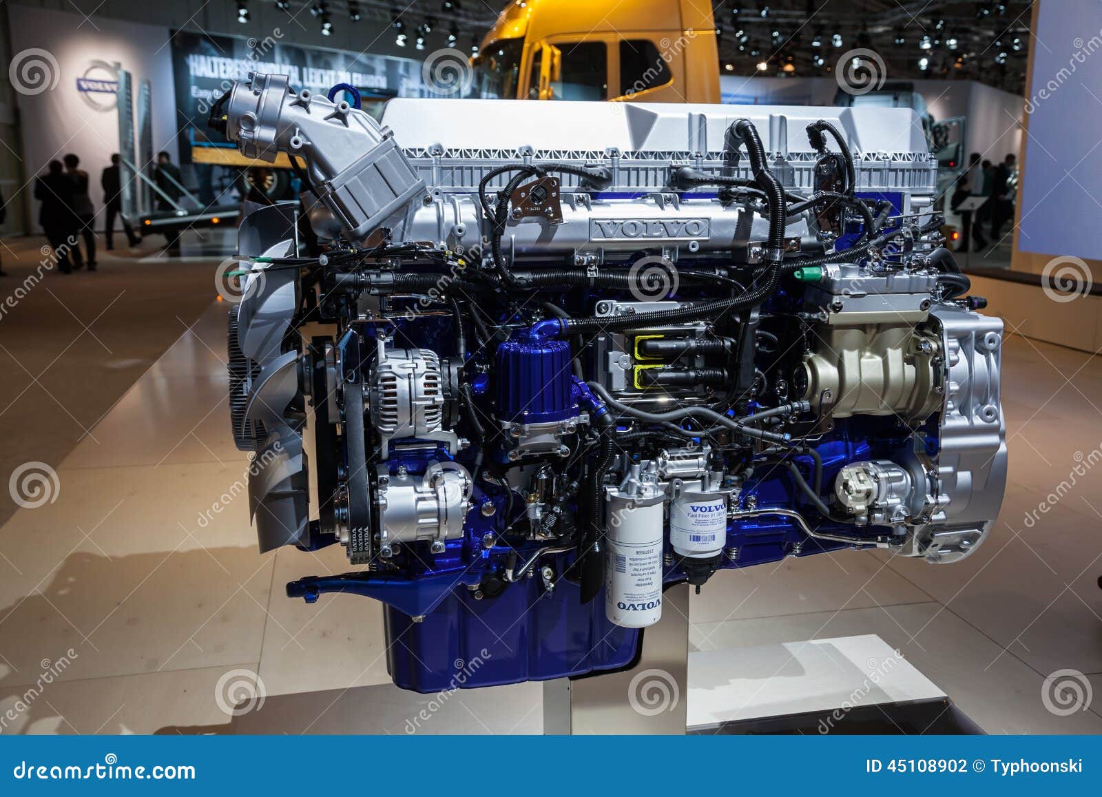 Nieuwe VOLVO-dieselmotor redactionele fotografie. Image of vervoer ...