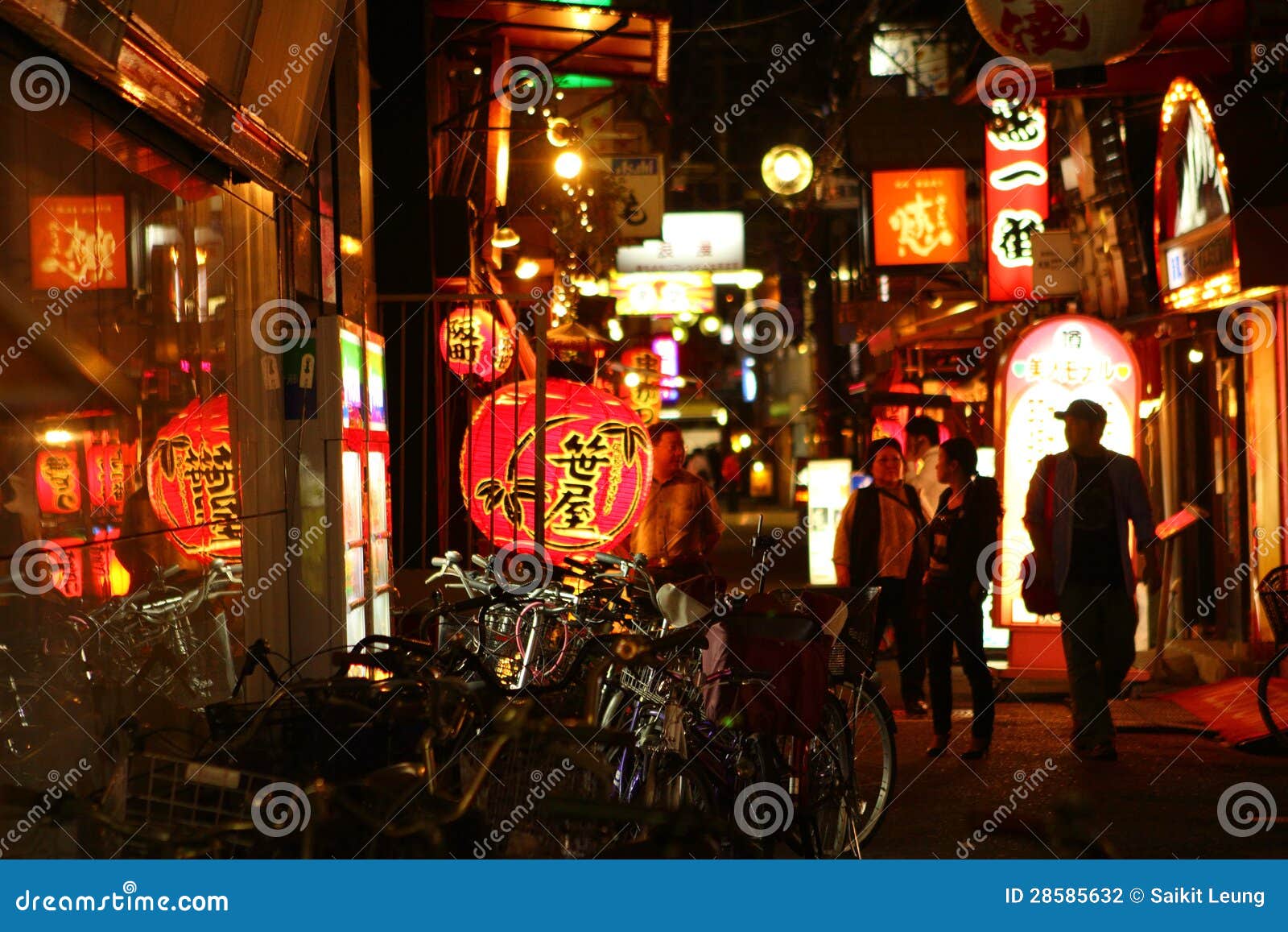 Night alley in Osaka,Japan editorial photography. Image of dark - 28585632