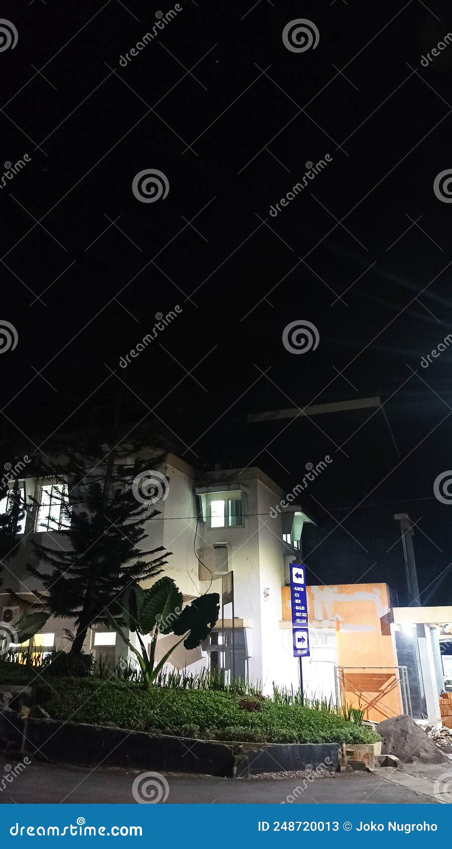 Night Atmosphere in a Hospital Stock Image - Image of light, building ...