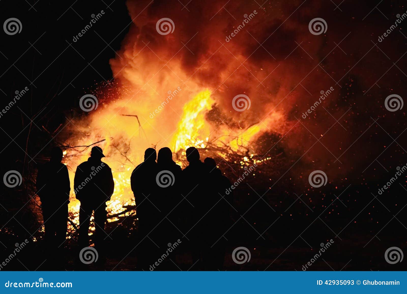 Night bonfire stock image. Image of fuel, person, funken - 42935093