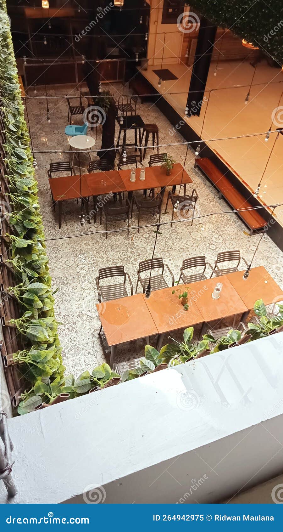 Night Cafe waiting stock image. Image of time, cuisine - 264942975