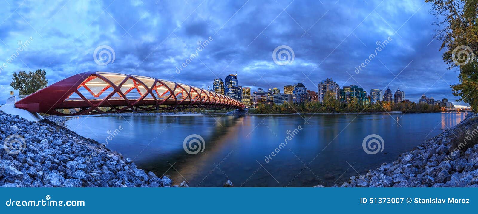 Night Calgary editorial photography. Image of business - 51373007