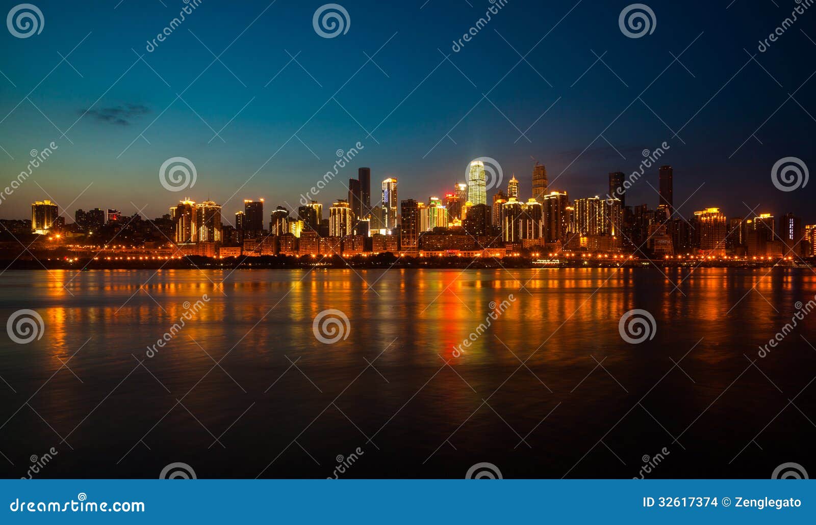 Night in Chongqing editorial stock image. Image of nanbin - 32617374