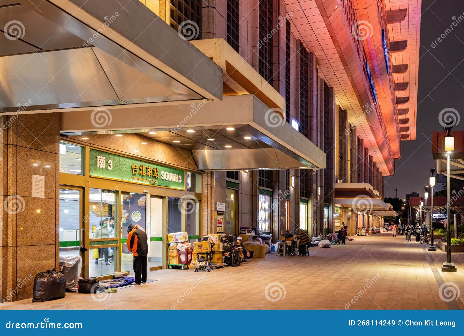 Night Exterior View of the Taipei Main Station Editorial Stock Image ...