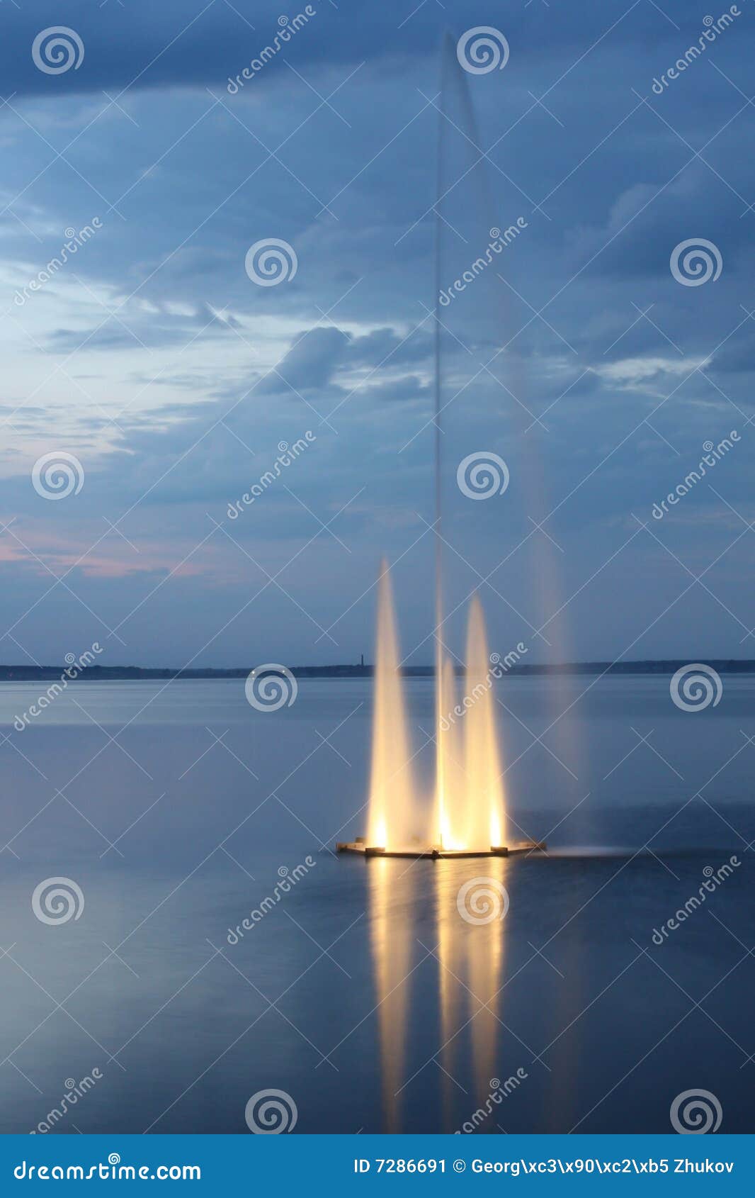 Night fountain stock image. Image of waterscape, aqua - 7286691