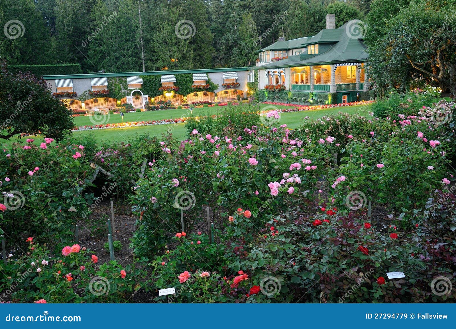 Night garden scene stock image. Image of historic, butchart - 27294779
