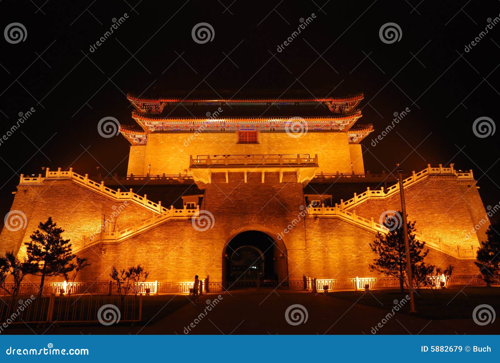 Night Illumination of Temple Stock Image - Image of gate, pagoda: 5882679