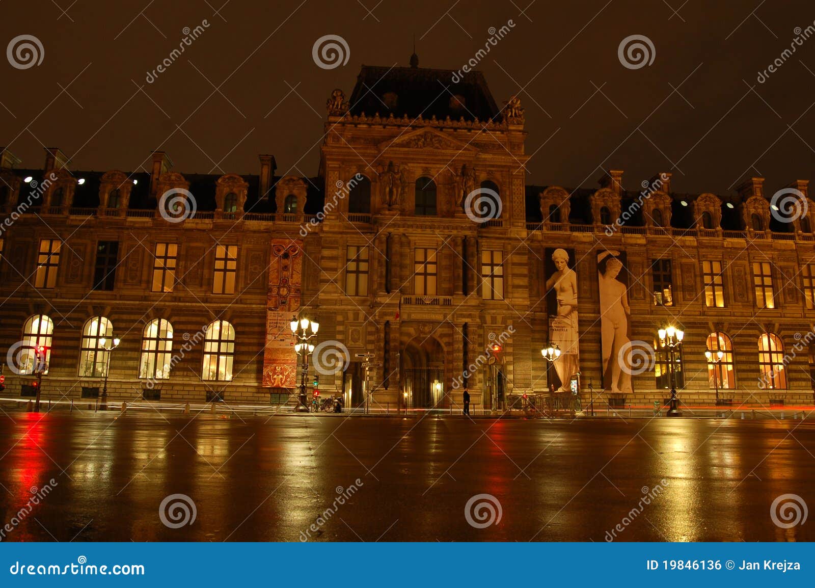 Night Louvre editorial photo. Image of beautiful, light - 19846136
